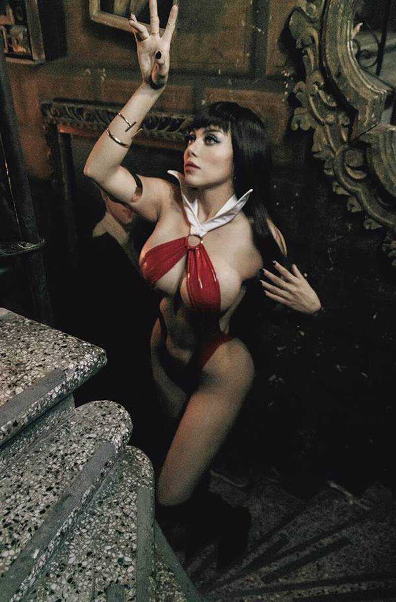 vampirella cosplay