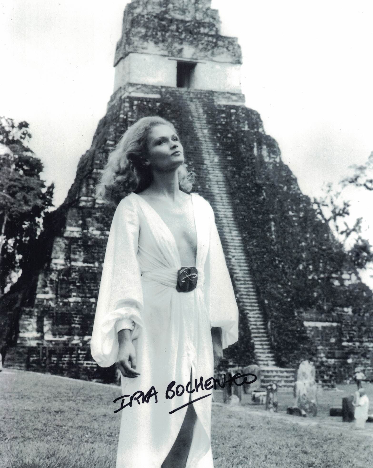 IRKA BOCHENKO - Blonde Beauty/ Drax Girl in Moonraker hand signed 10 x ...